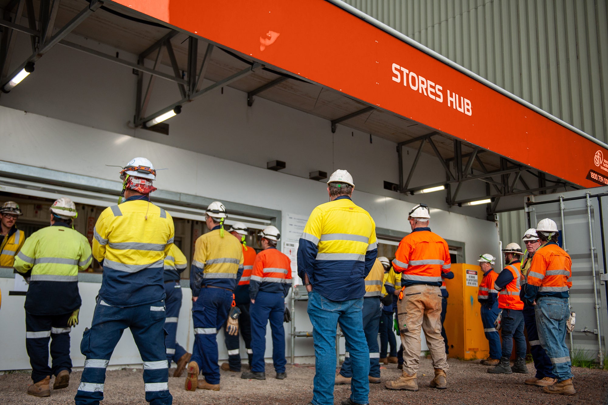 Max Safety Hi-Viz Mechanics Glove Full Finger 2XL – Clearance Tools