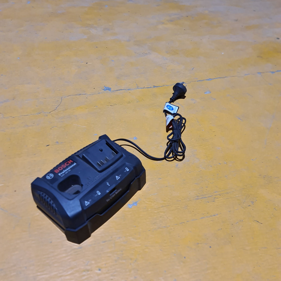 Battery Bosch 12V Charger – Clearance Tools