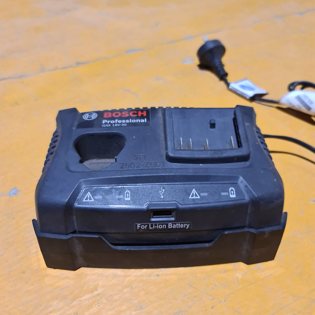 Battery Bosch 12V Charger – Clearance Tools