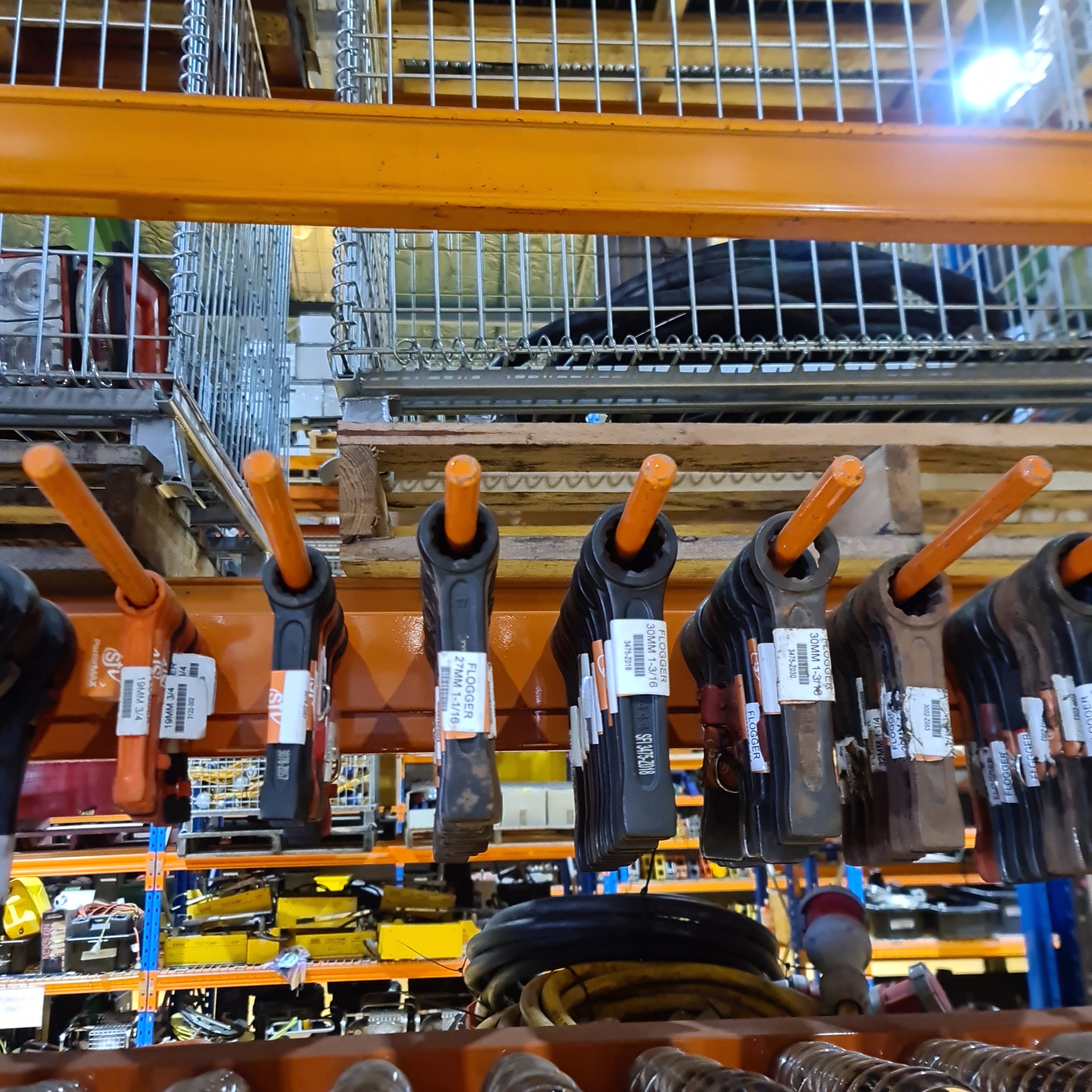 Flogger 32mm 1-1/4 – Clearance Tools