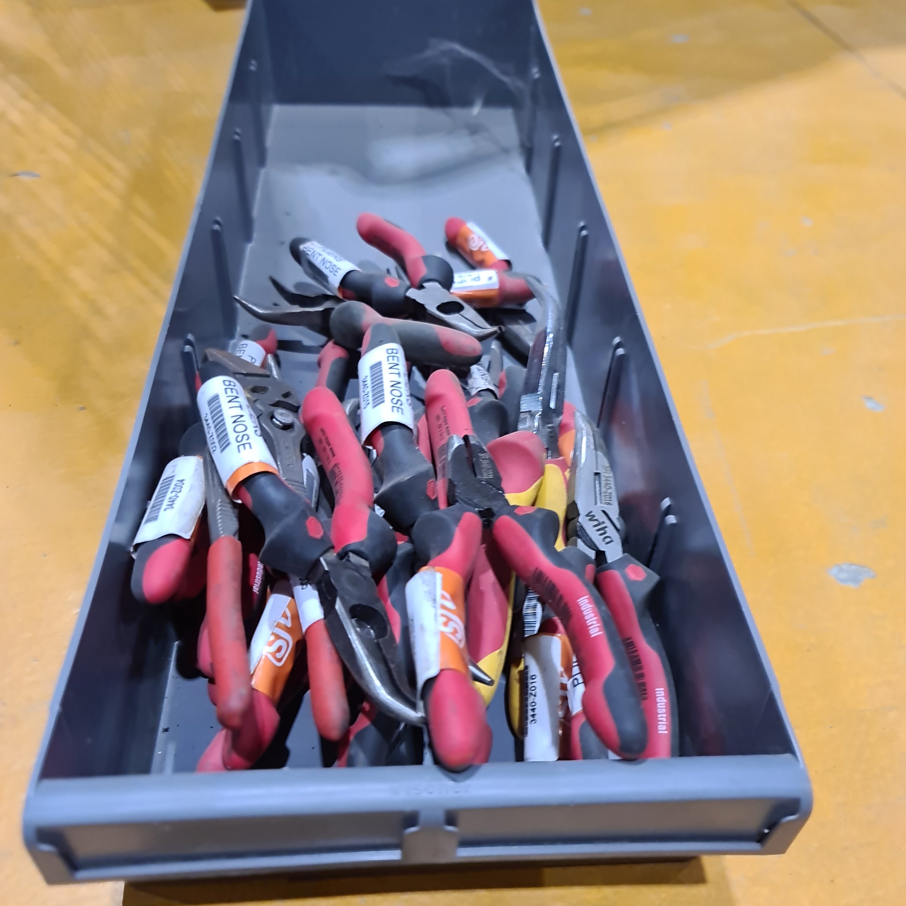 Pliers Bent Nose – Clearance Tools