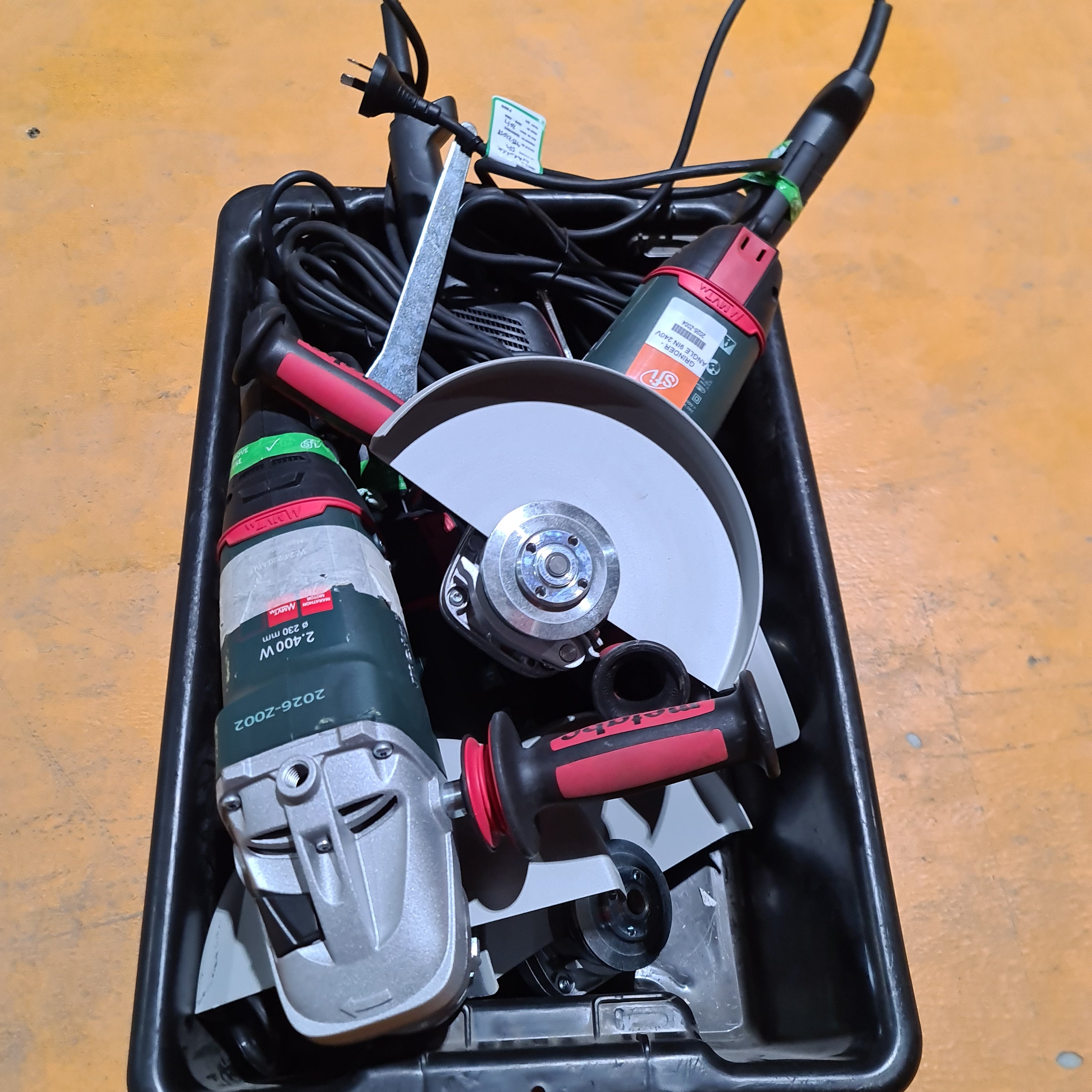 Grinder - Angle 9In 240V – Clearance Tools