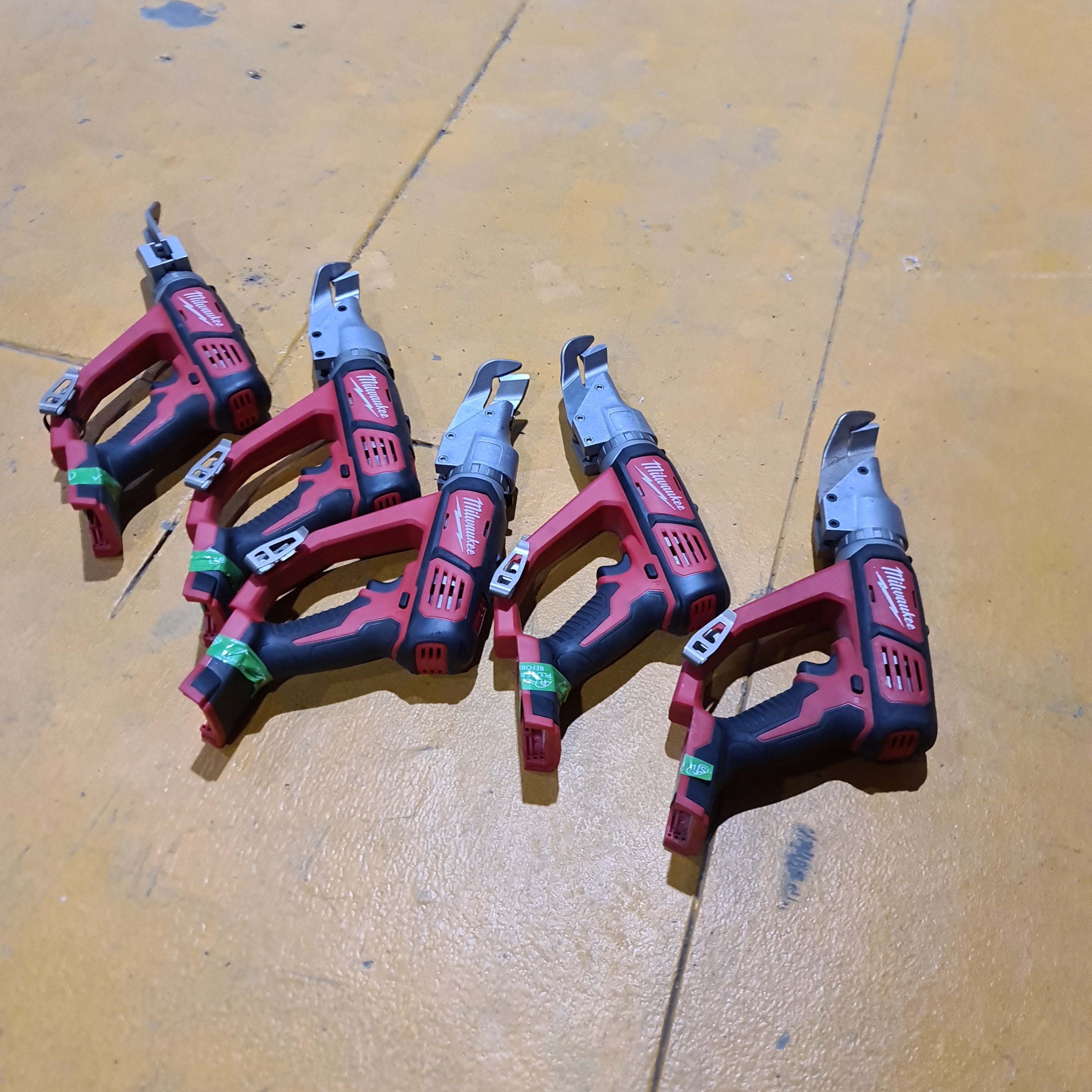 Battery Milwaukee 18V Shear – Clearance Tools